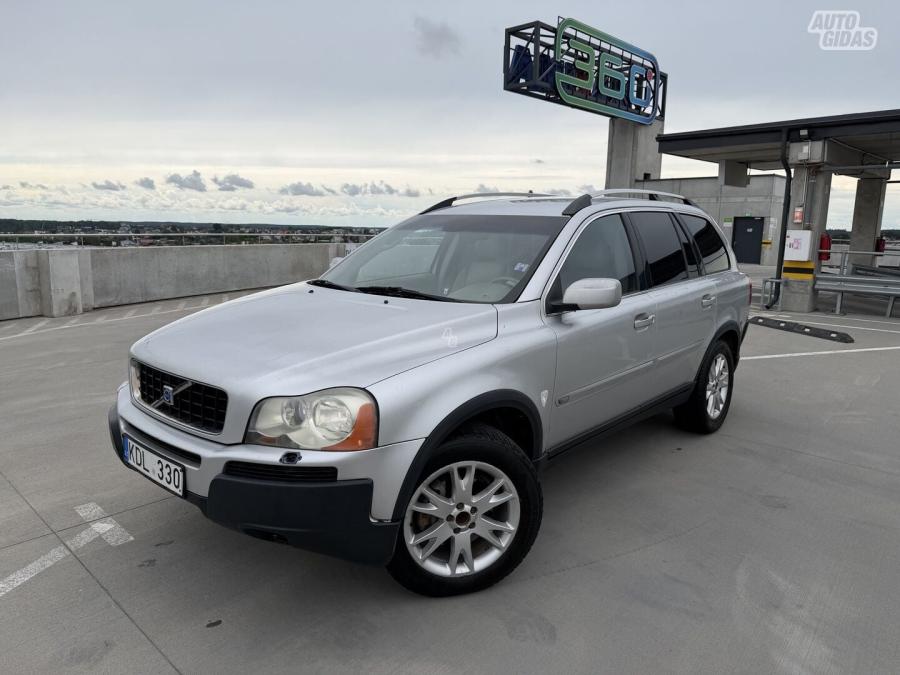 Pelēks Volvo XC90 2005 Viļņa, ar dzinēja tilpumu 2.40 L un nobraukumu 300 tūkst. km par 2350 €, foto 1 vietnē AUTOMOTO.COM.LV