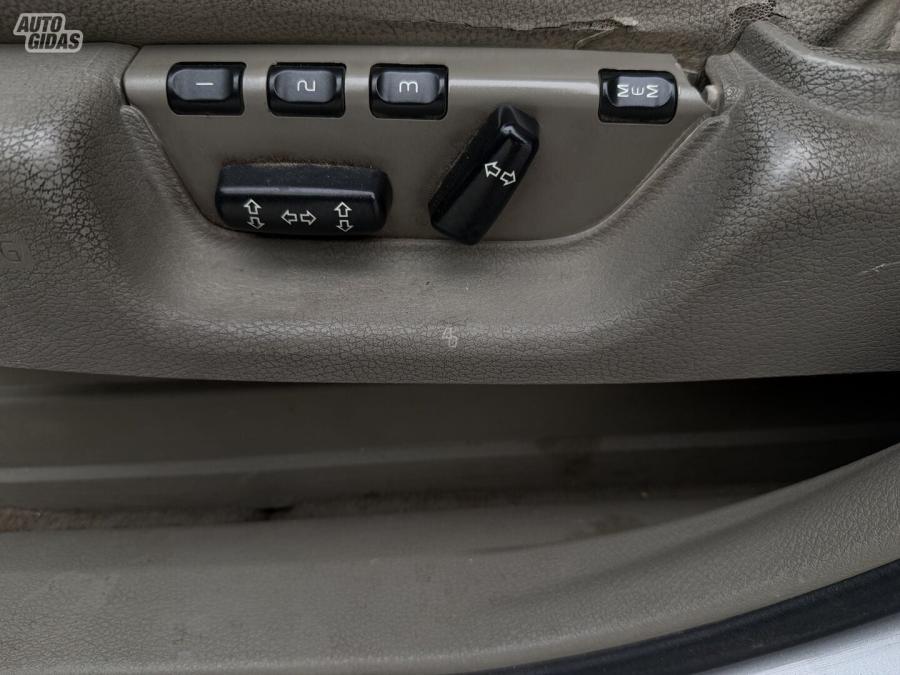 Pelēks Volvo XC90 2005 Viļņa, ar dzinēja tilpumu 2.40 L un nobraukumu 300 tūkst. km par 2350 €, foto 8 vietnē AUTOMOTO.COM.LV
