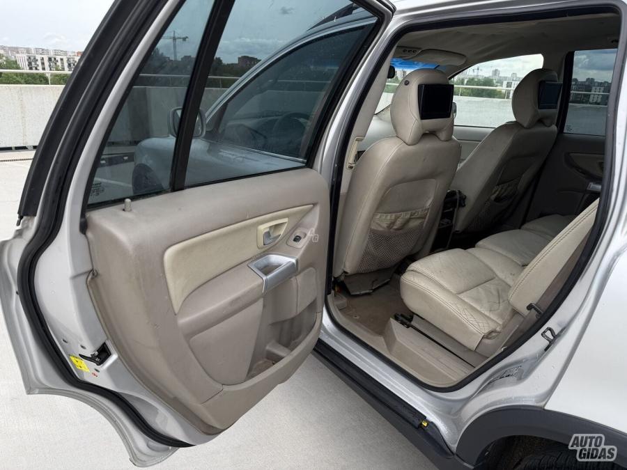 Pelēks Volvo XC90 2005 Viļņa, ar dzinēja tilpumu 2.40 L un nobraukumu 300 tūkst. km par 2350 €, foto 10 vietnē AUTOMOTO.COM.LV