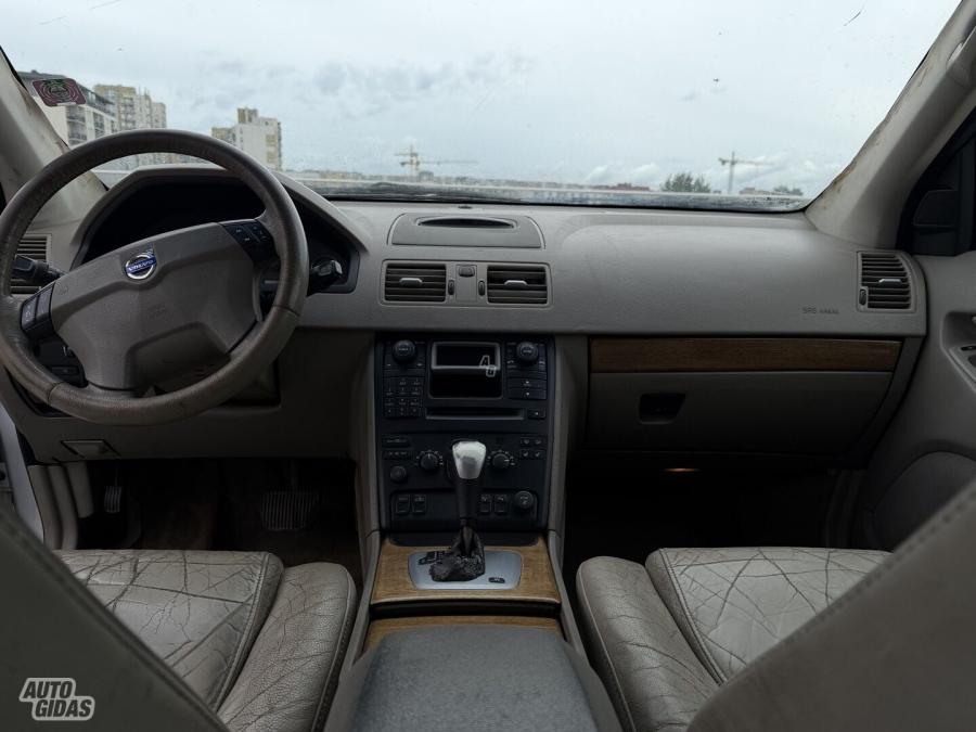 Pelēks Volvo XC90 2005 Viļņa, ar dzinēja tilpumu 2.40 L un nobraukumu 300 tūkst. km par 2350 €, foto 12 vietnē AUTOMOTO.COM.LV
