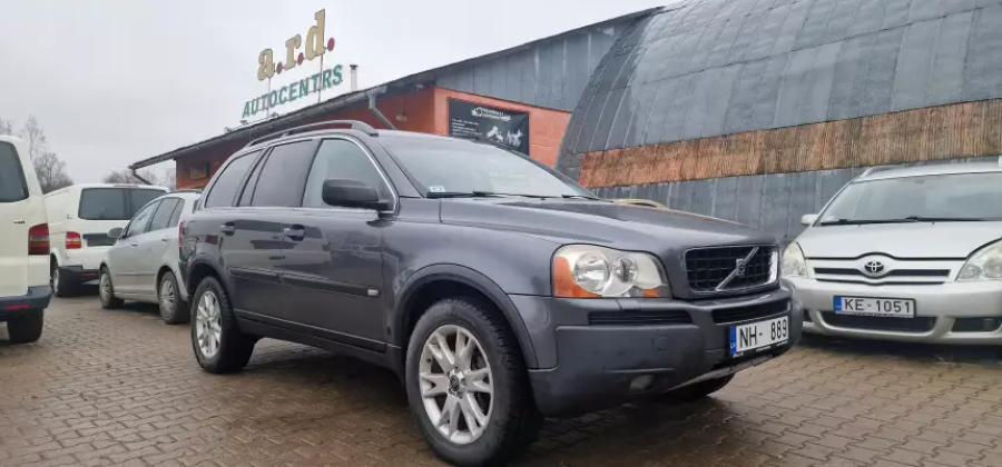 Pelēks Volvo XC90 2005 Valmiera, ar dzinēja tilpumu 2.40 L un nobraukumu 285 tūkst. km par 3900 €, foto 1 vietnē AUTOMOTO.COM.LV