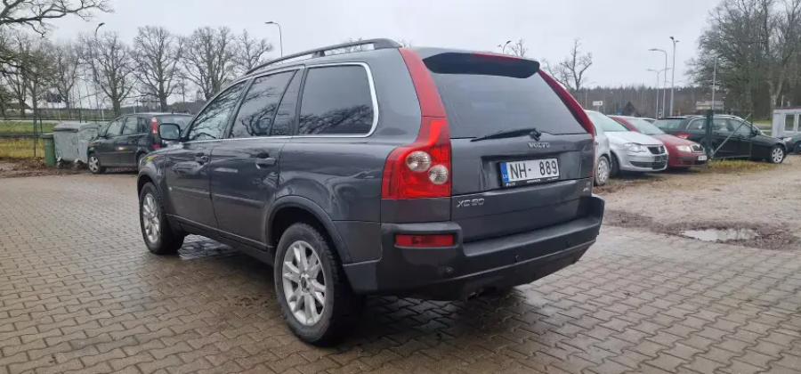 Pelēks Volvo XC90 2005 Valmiera, ar dzinēja tilpumu 2.40 L un nobraukumu 285 tūkst. km par 3900 €, foto 5 vietnē AUTOMOTO.COM.LV