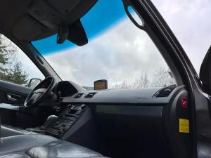Grey Volvo XC90 2005 in Riga, with an engine capacity of 2.40 L and mileage of 384 thousand km for 3990 €, photo 17 on AUTOMOTO.COM.LV