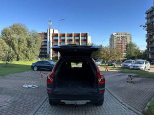 Grey Volvo XC90 2005 in Riga, with an engine capacity of 2.40 L and mileage of 377 thousand km for 4290 €, photo 9 on AUTOMOTO.COM.LV