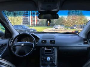 Grey Volvo XC90 2005 in Riga, with an engine capacity of 2.40 L and mileage of 377 thousand km for 4290 €, photo 15 on AUTOMOTO.COM.LV