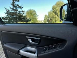 Grey Volvo XC90 2005 in Riga, with an engine capacity of 2.40 L and mileage of 377 thousand km for 4290 €, photo 21 on AUTOMOTO.COM.LV