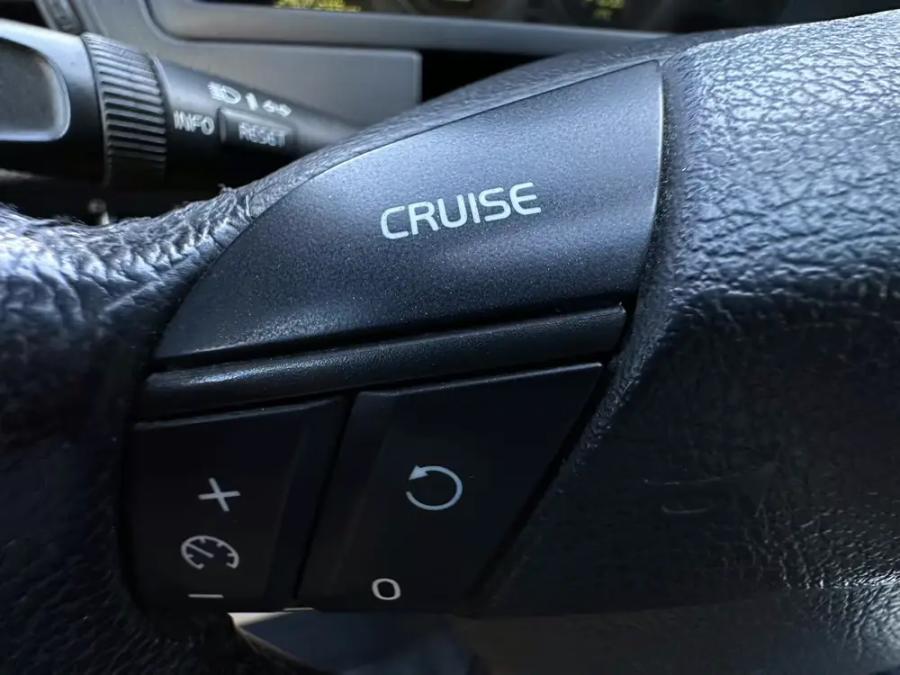 Grey Volvo XC90 2005 in Riga, with an engine capacity of 2.40 L and mileage of 377 thousand km for 4290 €, photo 23 on AUTOMOTO.COM.LV