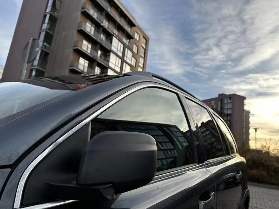 Grey Volvo XC90 2005 in Riga, with an engine capacity of 2.40 L and mileage of 263 thousand km for 3990 €, photo 8 on AUTOMOTO.COM.LV