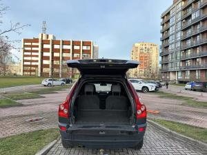 Grey Volvo XC90 2005 in Riga, with an engine capacity of 2.40 L and mileage of 263 thousand km for 3990 €, photo 13 on AUTOMOTO.COM.LV