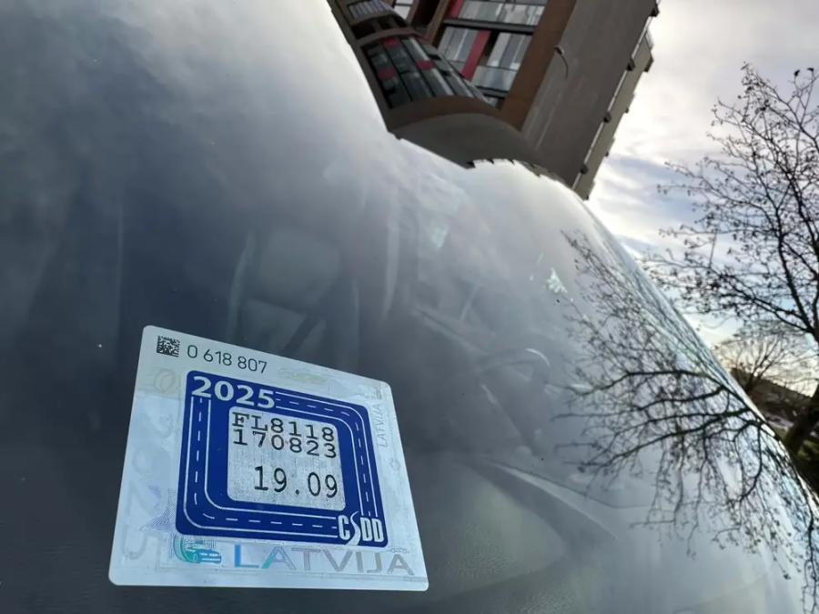 Grey Volvo XC90 2005 in Riga, with an engine capacity of 2.40 L and mileage of 263 thousand km for 3990 €, photo 22 on AUTOMOTO.COM.LV