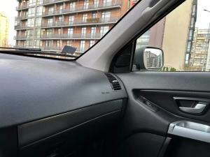 Grey Volvo XC90 2005 in Riga, with an engine capacity of 2.40 L and mileage of 263 thousand km for 3990 €, photo 30 on AUTOMOTO.COM.LV