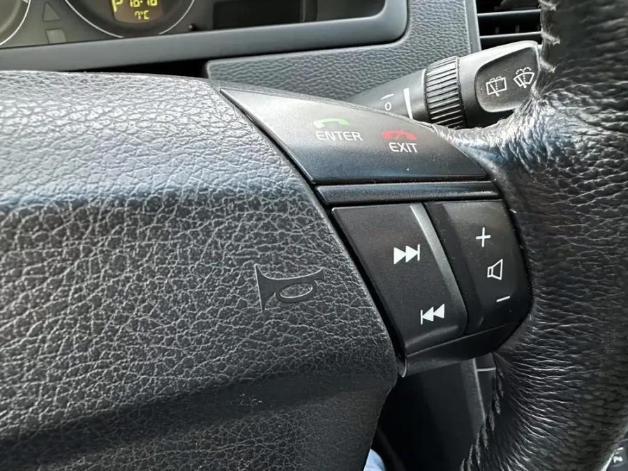 Grey Volvo XC90 2005 in Riga, with an engine capacity of 2.40 L and mileage of 263 thousand km for 3990 €, photo 31 on AUTOMOTO.COM.LV
