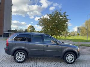 Grey Volvo XC90 2005 in Riga, with an engine capacity of 2.40 L and mileage of 310 thousand km for 3990 €, photo 3 on AUTOMOTO.COM.LV
