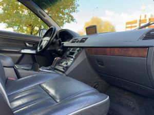 Grey Volvo XC90 2005 in Riga, with an engine capacity of 2.40 L and mileage of 310 thousand km for 3990 €, photo 15 on AUTOMOTO.COM.LV