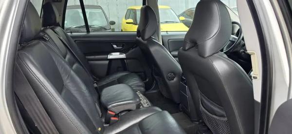 Pelēks Volvo XC90 2005 Valmiera, ar dzinēja tilpumu 2.40 L un nobraukumu 305 tūkst. km par 3300 €, foto 10 vietnē AUTOMOTO.COM.LV
