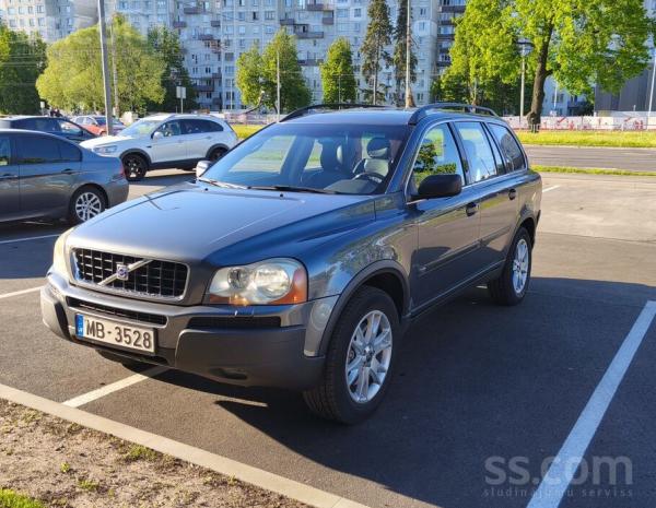 Grey Volvo XC90 2005 in Riga, with an engine capacity of 2.40 L and mileage of 287 thousand km for 4950 €, photo 5 on AUTOMOTO.COM.LV