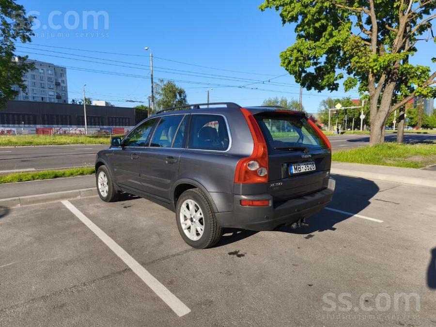Grey Volvo XC90 2005 in Riga, with an engine capacity of 2.40 L and mileage of 287 thousand km for 4950 €, photo 10 on AUTOMOTO.COM.LV