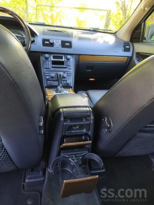 Grey Volvo XC90 2005 in Riga, with an engine capacity of 2.40 L and mileage of 287 thousand km for 4950 €, photo 15 on AUTOMOTO.COM.LV