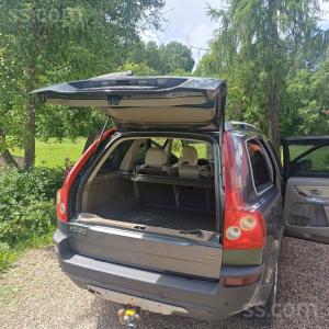 Grey Volvo XC90 2005 in Rezekne, with an engine capacity of 2.40 L and mileage of 319 thousand km for 3900 €, photo 4 on AUTOMOTO.COM.LV