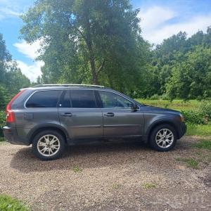 Grey Volvo XC90 2005 in Rezekne, with an engine capacity of 2.40 L and mileage of 319 thousand km for 3900 €, photo 5 on AUTOMOTO.COM.LV