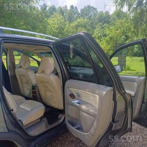 Grey Volvo XC90 2005 in Rezekne, with an engine capacity of 2.40 L and mileage of 319 thousand km for 3900 €, photo 7 on AUTOMOTO.COM.LV