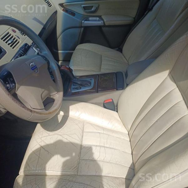 Pelēks Volvo XC90 2005 Rēzekne, ar dzinēja tilpumu 2.40 L un nobraukumu 319 tūkst. km par 3900 €, foto 7 vietnē AUTOMOTO.COM.LV