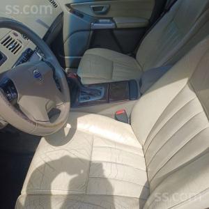 Grey Volvo XC90 2005 in Rezekne, with an engine capacity of 2.40 L and mileage of 319 thousand km for 3900 €, photo 8 on AUTOMOTO.COM.LV