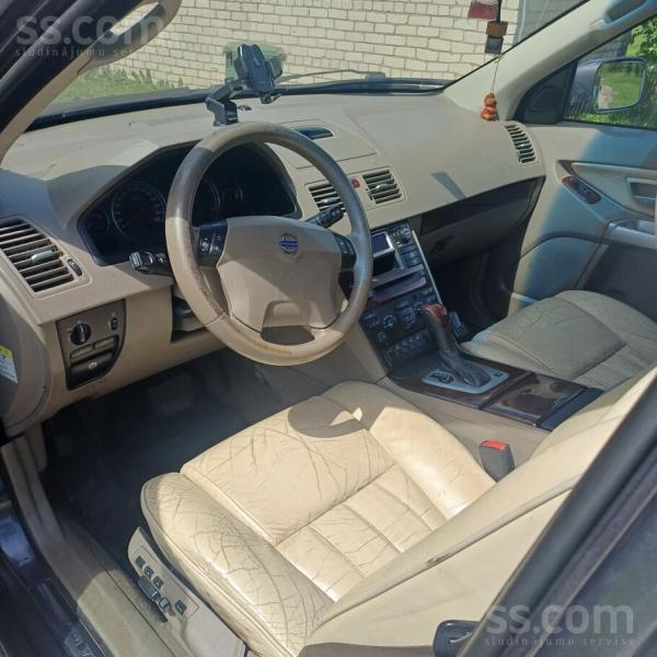 Pelēks Volvo XC90 2005 Rēzekne, ar dzinēja tilpumu 2.40 L un nobraukumu 319 tūkst. km par 3900 €, foto 8 vietnē AUTOMOTO.COM.LV