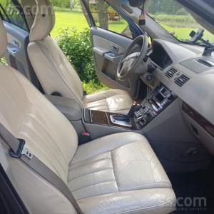 Grey Volvo XC90 2005 in Rezekne, with an engine capacity of 2.40 L and mileage of 319 thousand km for 3900 €, photo 13 on AUTOMOTO.COM.LV