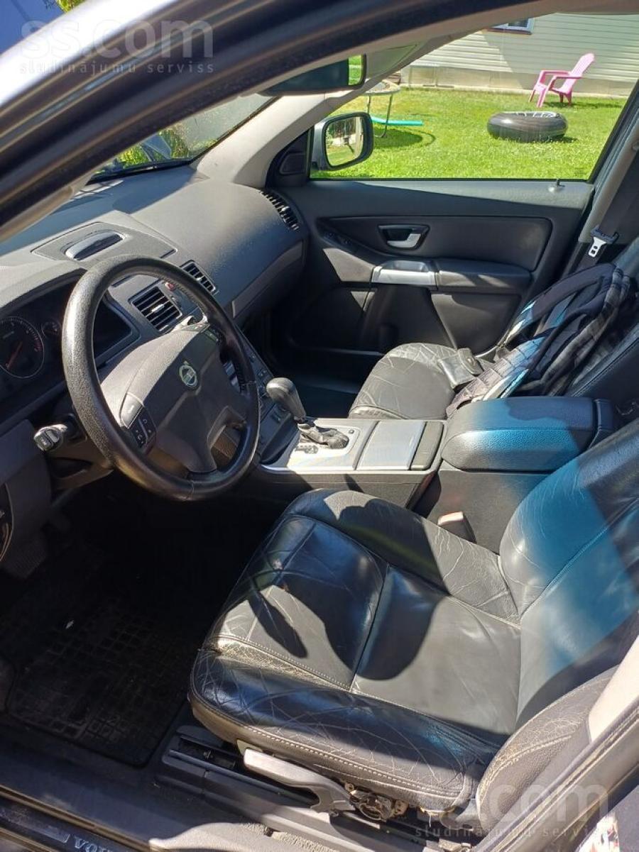 Pelēks Volvo XC90 2005 Rīga, ar dzinēja tilpumu 2.40 L un nobraukumu 317 tūkst. km par 1800 €, foto 9 vietnē AUTOMOTO.COM.LV