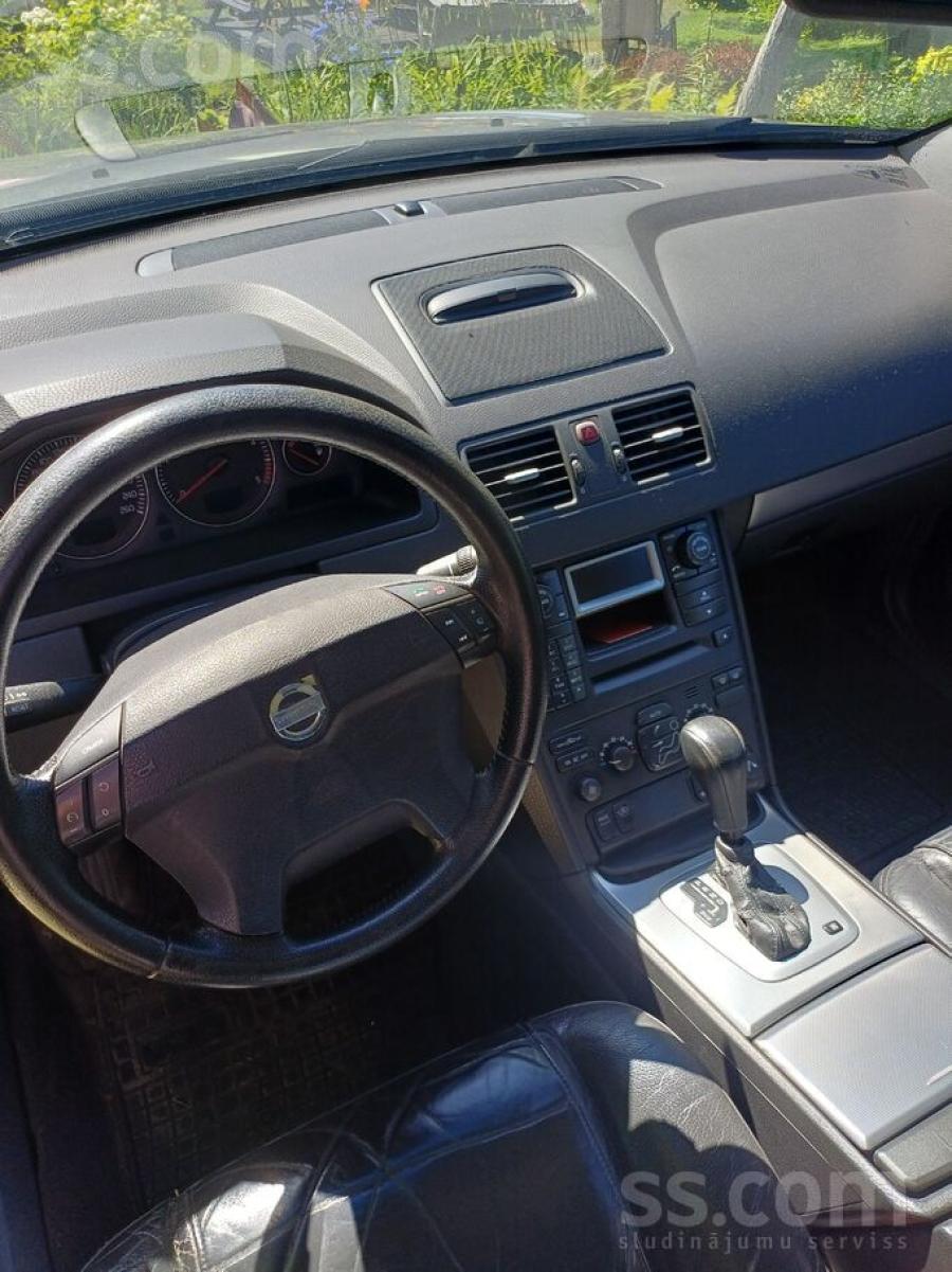 Pelēks Volvo XC90 2005 Rīga, ar dzinēja tilpumu 2.40 L un nobraukumu 317 tūkst. km par 1800 €, foto 10 vietnē AUTOMOTO.COM.LV