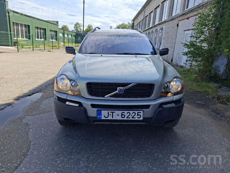 Grey Volvo XC90 2005 in Riga, with an engine capacity of 2.40 L and mileage of 314 thousand km for 1650 €, photo 3 on AUTOMOTO.COM.LV