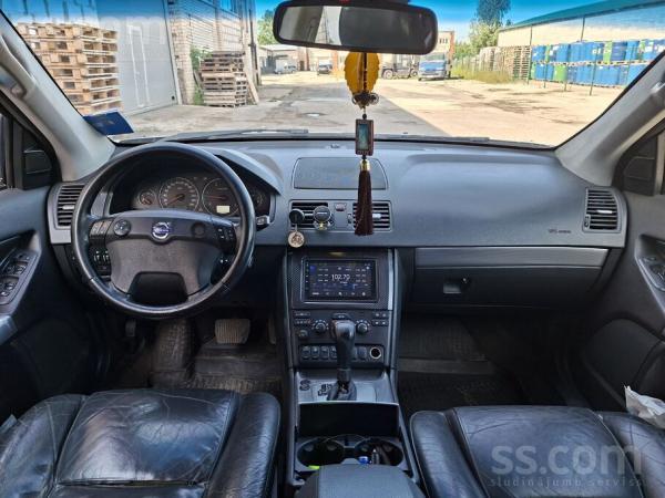 Grey Volvo XC90 2005 in Riga, with an engine capacity of 2.40 L and mileage of 314 thousand km for 1650 €, photo 8 on AUTOMOTO.COM.LV