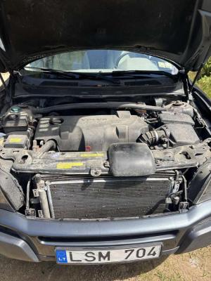 Grey Volvo XC90 2005 in Kazlu Ruda, with an engine capacity of 2.40 L and mileage of 402 thousand km for 2700 €, photo 13 on AUTOMOTO.COM.LV