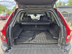 Grey Volvo XC90 2005 in Riga, with an engine capacity of 2.40 L and mileage of 406 thousand km for 3690 €, photo 13 on AUTOMOTO.COM.LV