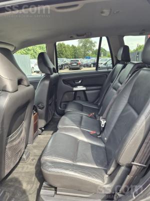 Grey Volvo XC90 2005 in Riga, with an engine capacity of 2.40 L and mileage of 406 thousand km for 3690 €, photo 17 on AUTOMOTO.COM.LV