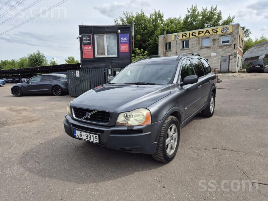 Grey Volvo XC90 2005 in Riga, with an engine capacity of 2.40 L and mileage of 406 thousand km for 3690 €, photo 1 on AUTOMOTO.COM.LV
