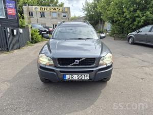 Grey Volvo XC90 2005 in Riga, with an engine capacity of 2.40 L and mileage of 406 thousand km for 3690 €, photo 4 on AUTOMOTO.COM.LV