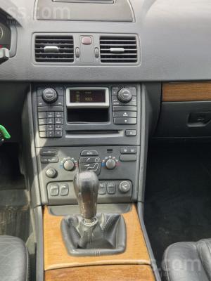 Grey Volvo XC90 2005 in Riga, with an engine capacity of 2.40 L and mileage of 406 thousand km for 3690 €, photo 11 on AUTOMOTO.COM.LV