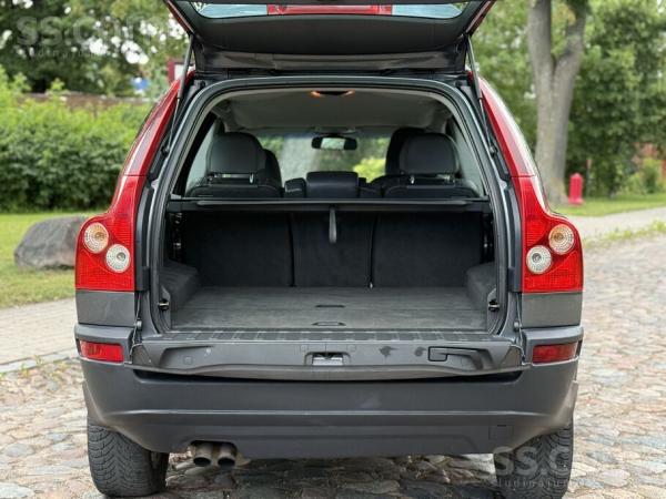 Grey Volvo XC90 2005 in Jelgava, with an engine capacity of 2.40 L and mileage of 318 thousand km for 3150 €, photo 7 on AUTOMOTO.COM.LV