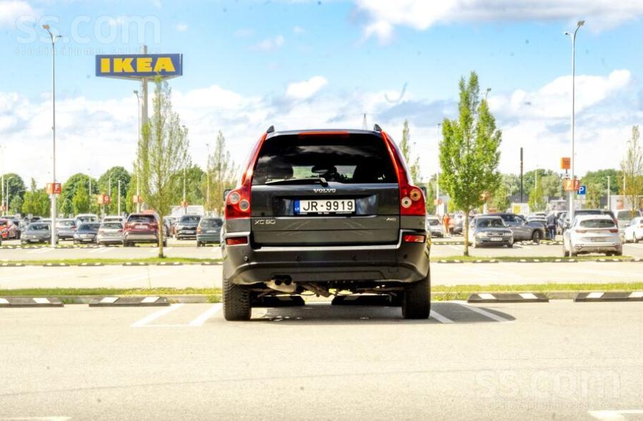 Pelēks Volvo XC90 2005 Rīga, ar dzinēja tilpumu 2.40 L un nobraukumu 406 tūkst. km par 3690 €, foto 8 vietnē AUTOMOTO.COM.LV