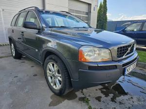 Grey Volvo XC90 2005 in Riga, with an engine capacity of 2.40 L and mileage of 500 thousand km for 2750 €, photo 4 on AUTOMOTO.COM.LV