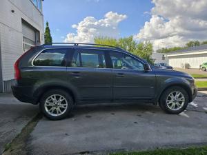 Grey Volvo XC90 2005 in Riga, with an engine capacity of 2.40 L and mileage of 500 thousand km for 2750 €, photo 5 on AUTOMOTO.COM.LV