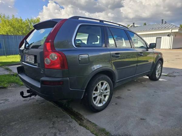 Grey Volvo XC90 2005 in Riga, with an engine capacity of 2.40 L and mileage of 500 thousand km for 2750 €, photo 5 on AUTOMOTO.COM.LV