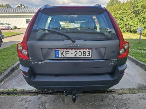 Grey Volvo XC90 2005 in Riga, with an engine capacity of 2.40 L and mileage of 500 thousand km for 2750 €, photo 6 on AUTOMOTO.COM.LV