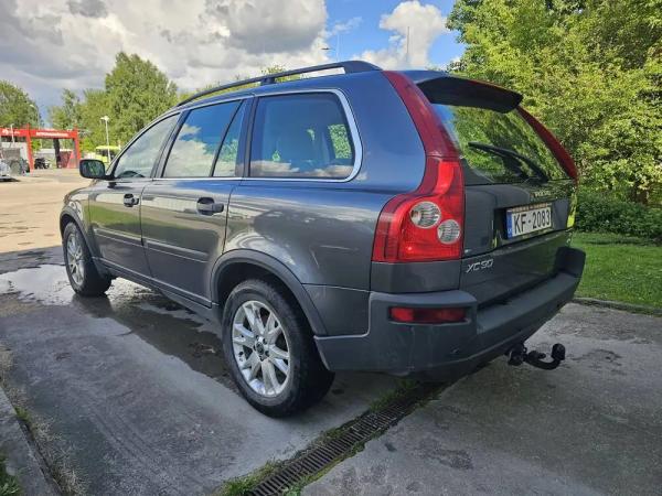 Grey Volvo XC90 2005 in Riga, with an engine capacity of 2.40 L and mileage of 500 thousand km for 2750 €, photo 7 on AUTOMOTO.COM.LV