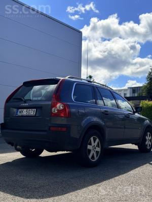Grey Volvo XC90 2005 in Riga, with an engine capacity of 2.40 L and mileage of 446 thousand km for 2990 €, photo 4 on AUTOMOTO.COM.LV