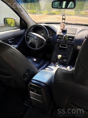 Grey Volvo XC90 2005 in Riga, with an engine capacity of 2.40 L and mileage of 446 thousand km for 2990 €, photo 8 on AUTOMOTO.COM.LV