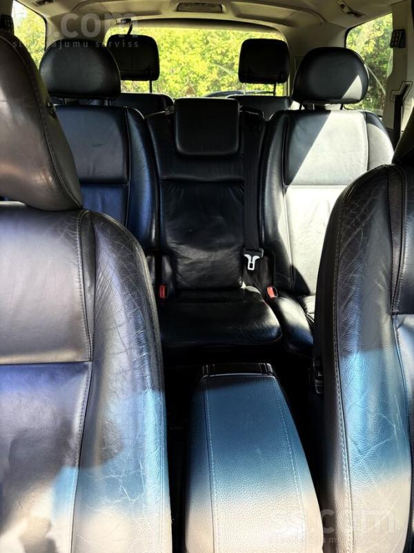 Grey Volvo XC90 2005 in Riga, with an engine capacity of 2.40 L and mileage of 446 thousand km for 2990 €, photo 10 on AUTOMOTO.COM.LV