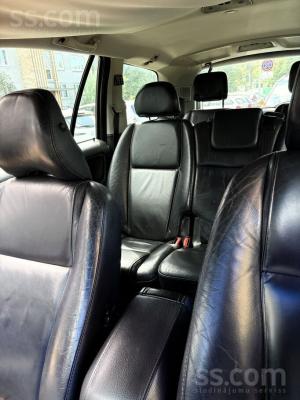 Grey Volvo XC90 2005 in Riga, with an engine capacity of 2.40 L and mileage of 446 thousand km for 2990 €, photo 14 on AUTOMOTO.COM.LV